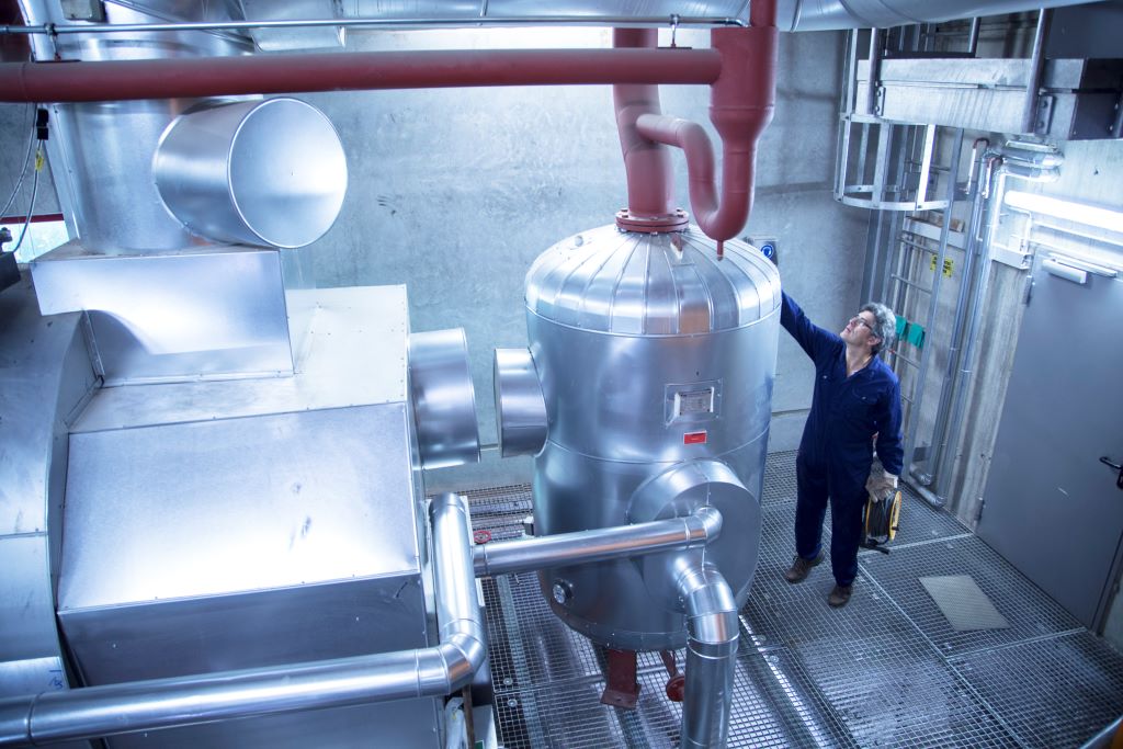 Transforming Plastic Waste into Clean Energy – TeraN